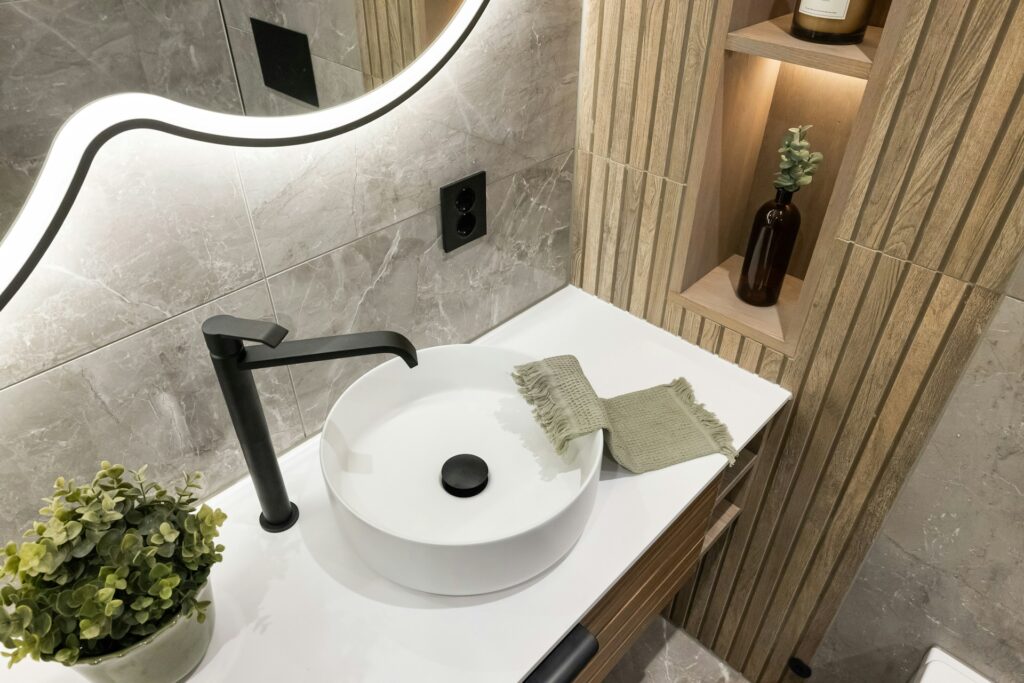 Looking for a Luxury Bathroom? Here Are 50 Must-Have Features